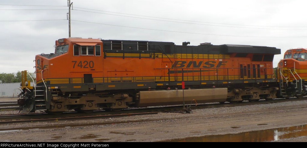 BNSF 7420
